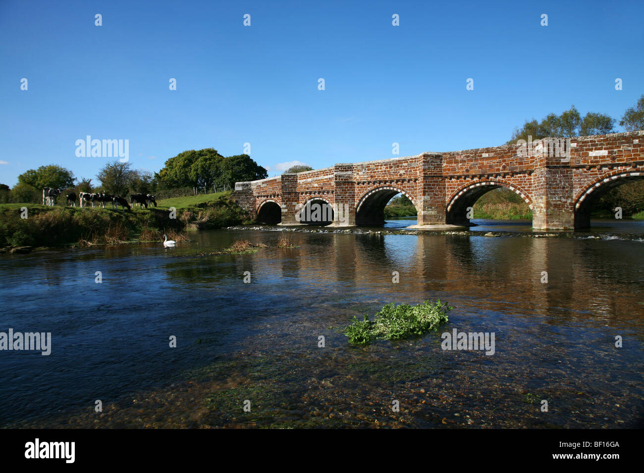 The picturesque White Mill Bridge, a medieval single carriageway bridge ...