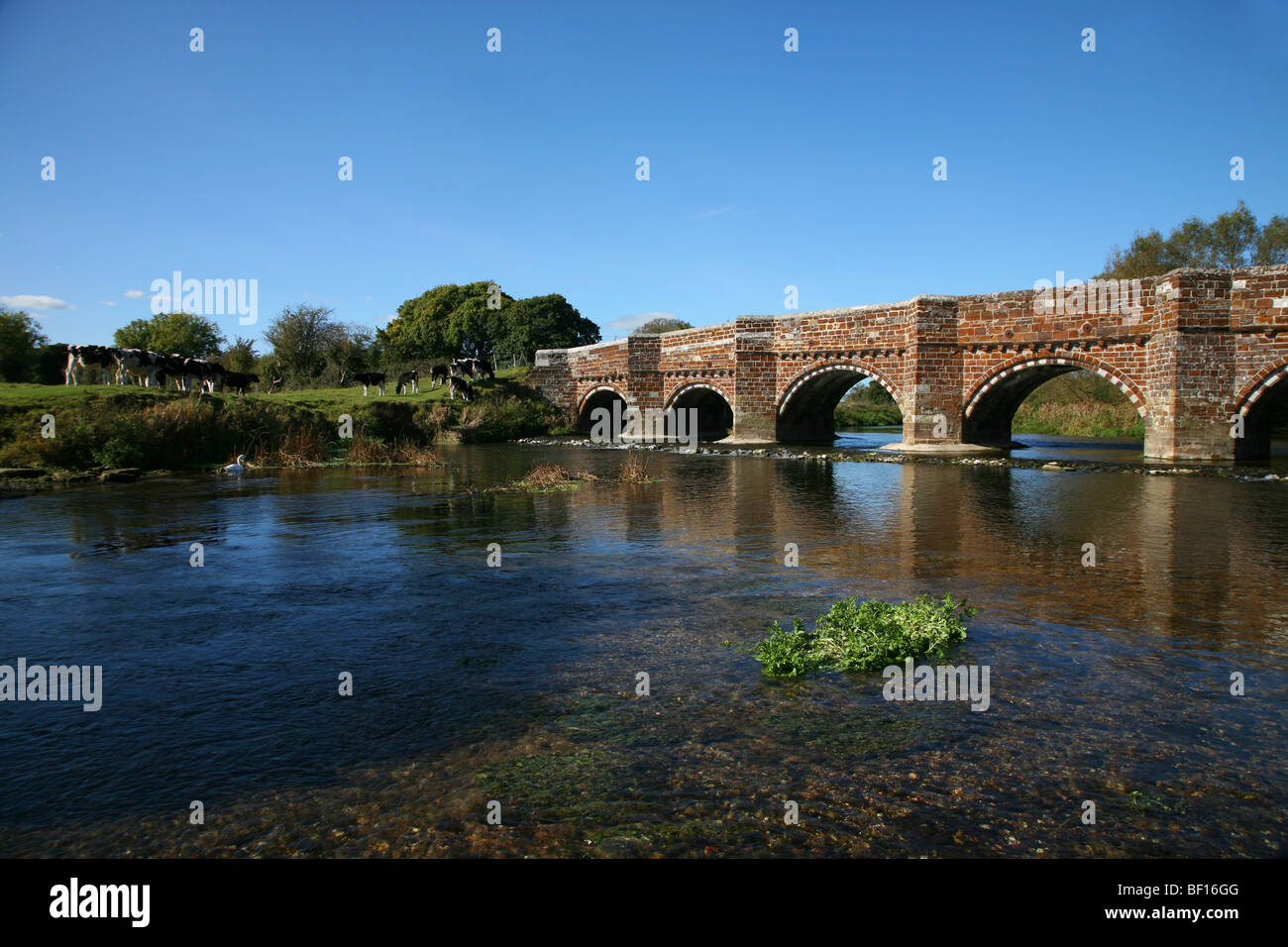 The picturesque White Mill Bridge, a medieval single carriageway bridge ...