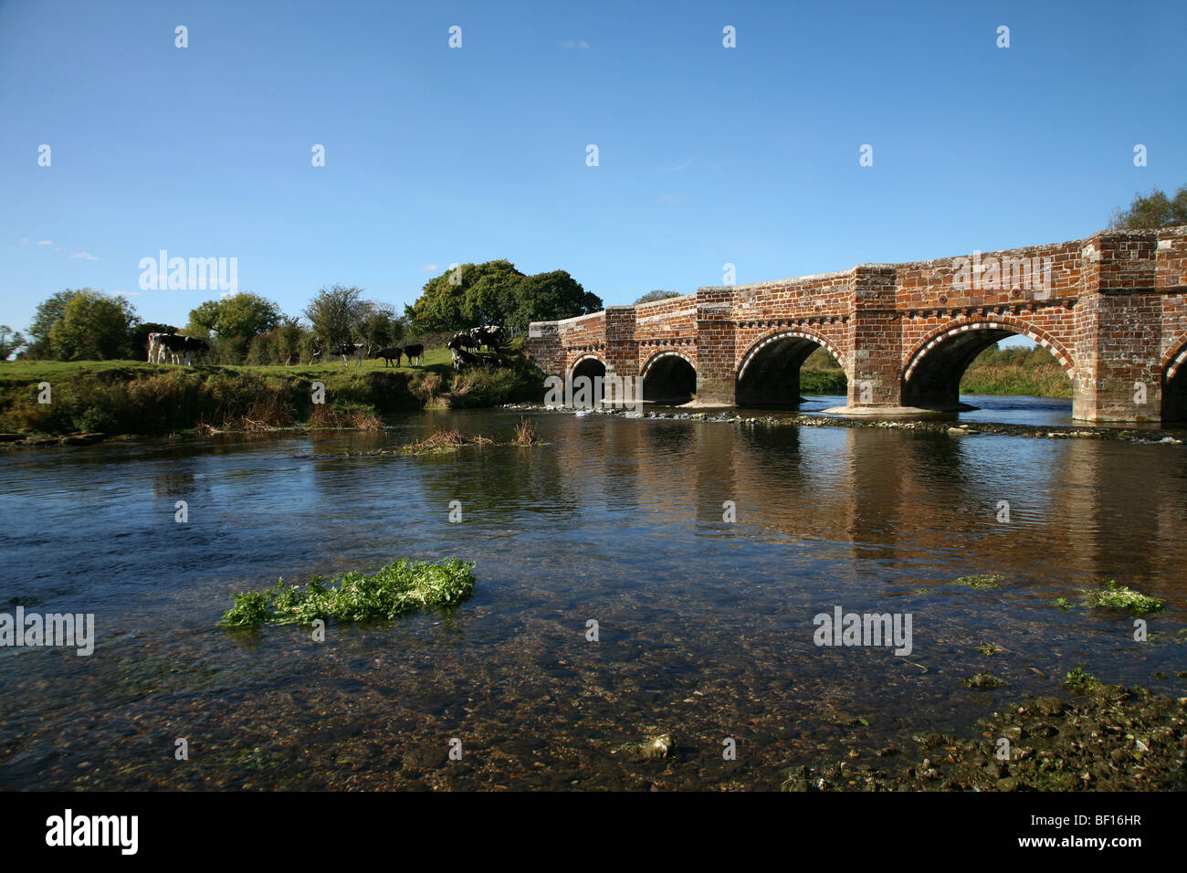 The picturesque White Mill Bridge, a medieval single carriageway bridge ...