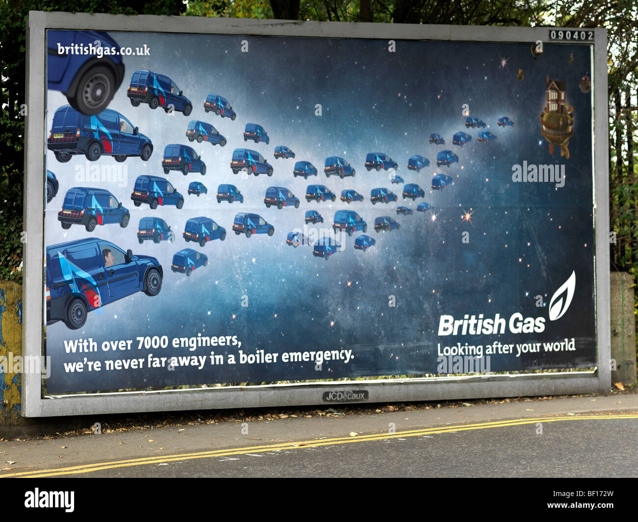 Advertisement billboard hoarding hi-res stock photography and images ...