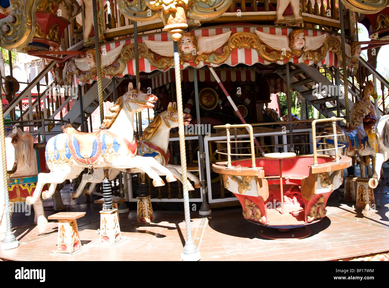 Red and gold carousel hi-res stock photography and images - Alamy