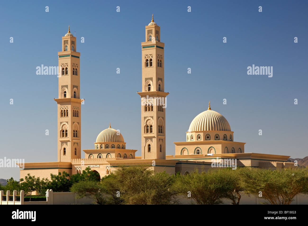 Architecture mosques oman mosque minarets hi-res stock photography and ...