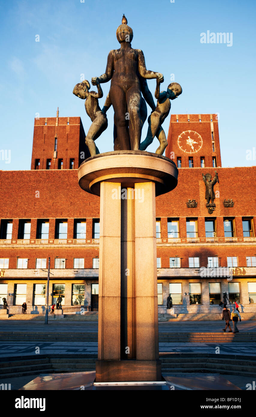 City hall statues oslo norway hi-res stock photography and images - Alamy