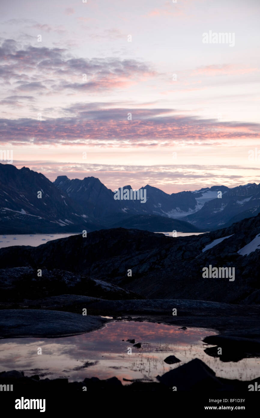 Sun rises in the east hi-res stock photography and images - Alamy