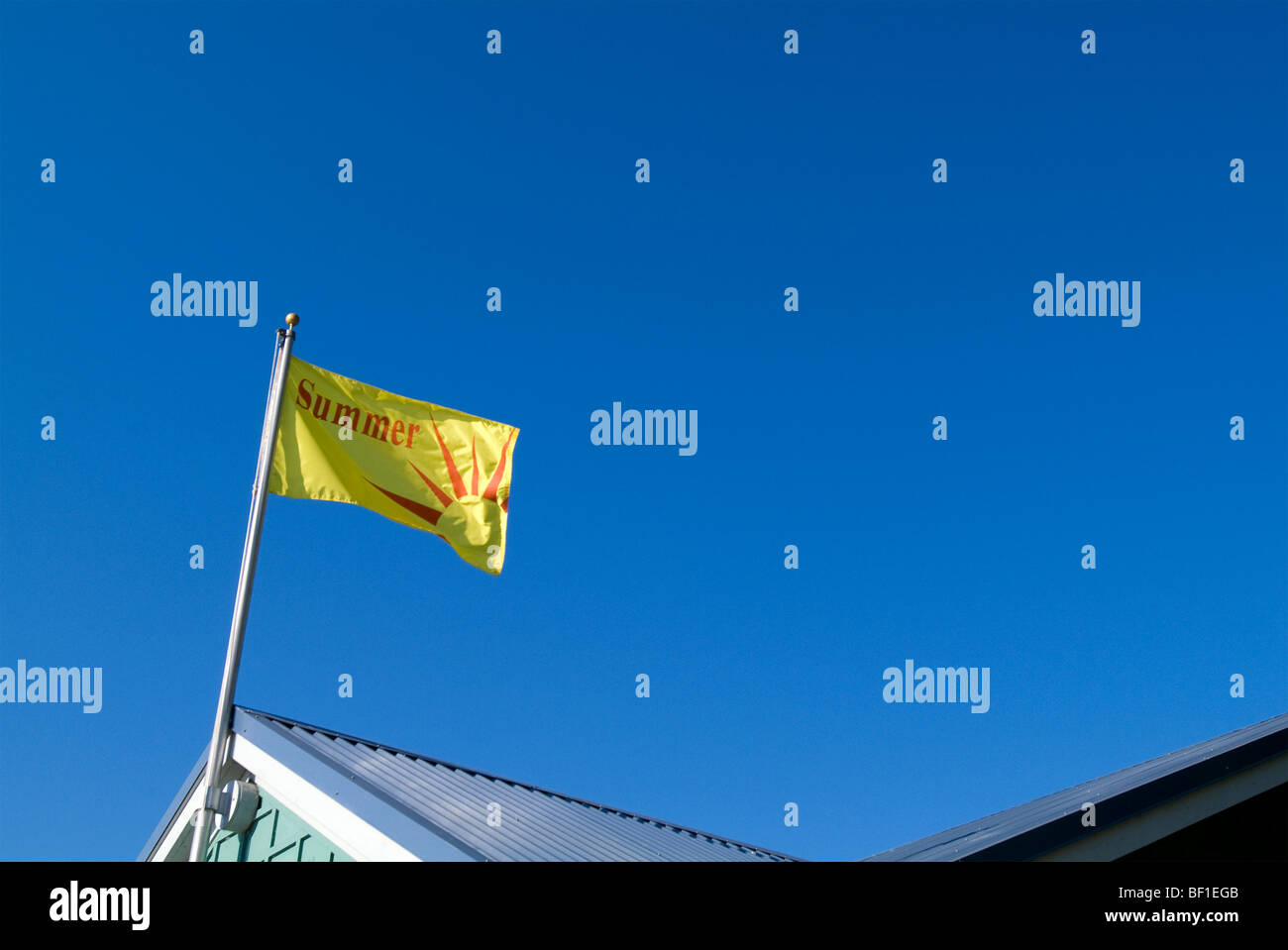 Outside u s flag hi-res stock photography and images - Alamy