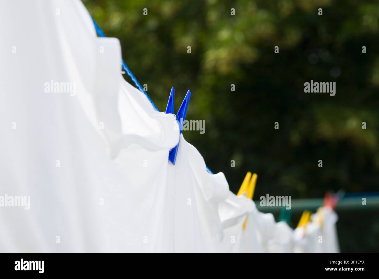 White sheets clothesline hi-res stock photography and images - Alamy
