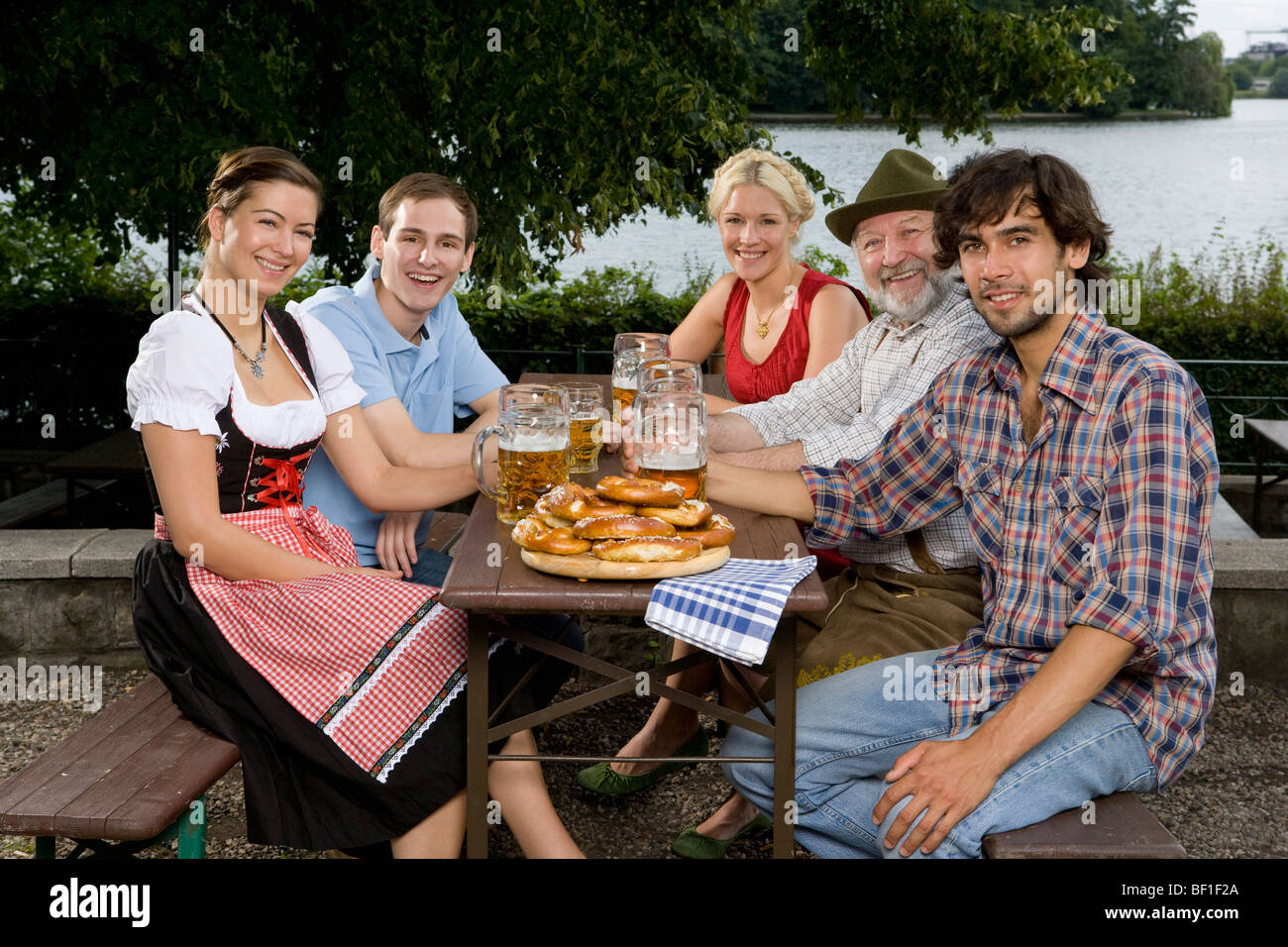 Five people hi-res stock photography and images - Alamy