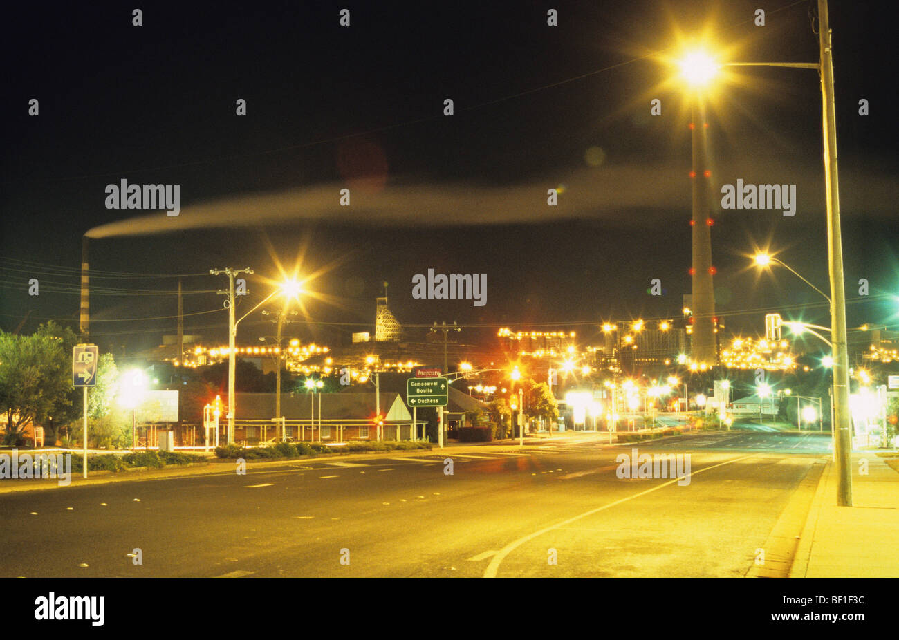 DIAMOND MINES, Australia. Mount Isa. Queensland. pollution. Industry ...