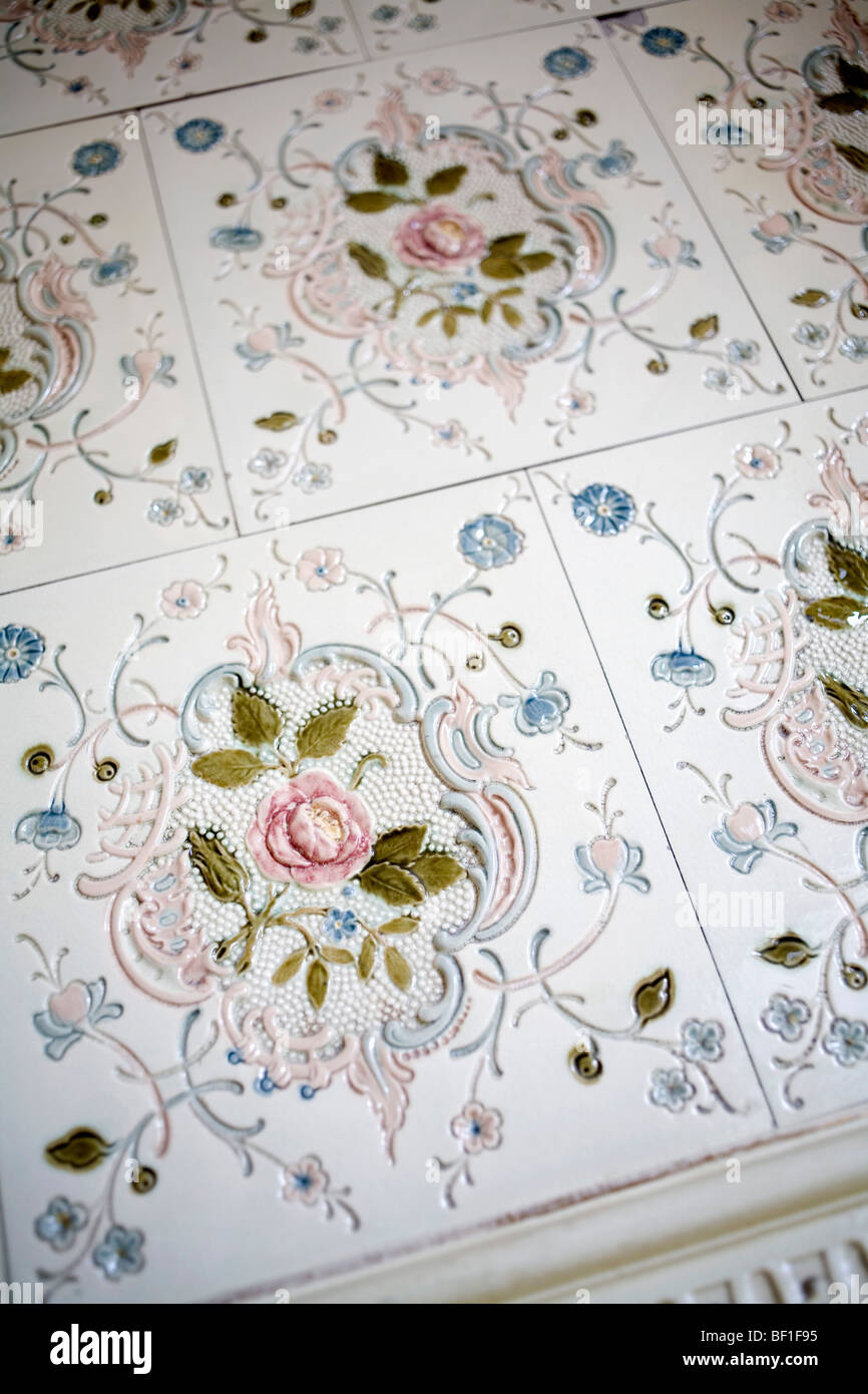Decorative tiles hi-res stock photography and images - Alamy
