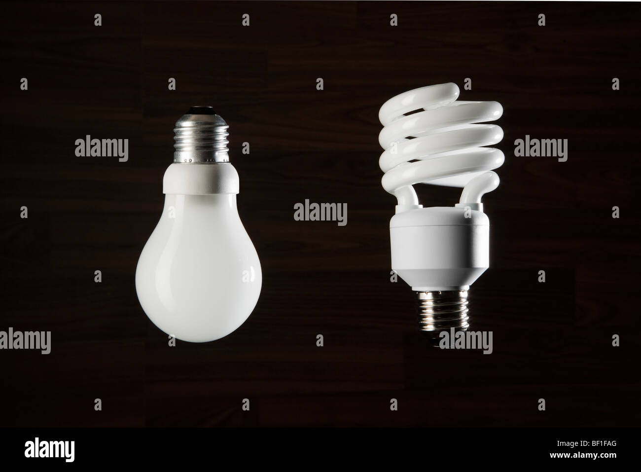 Light bulbs hi-res stock photography and images - Alamy