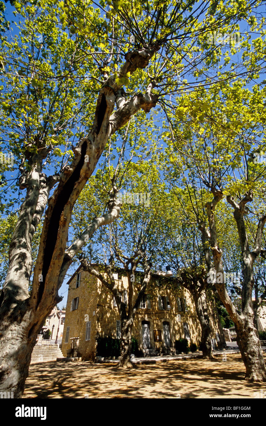 The coastal village of Le Rouret near Cannes Stock Photo - Alamy
