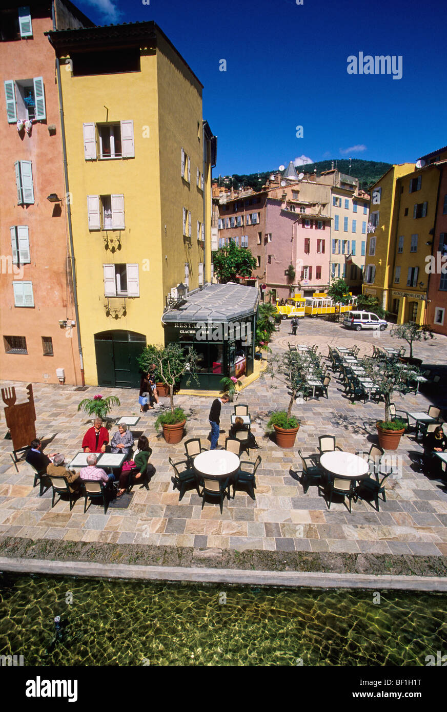 Open air restaurant old hi-res stock photography and images - Alamy