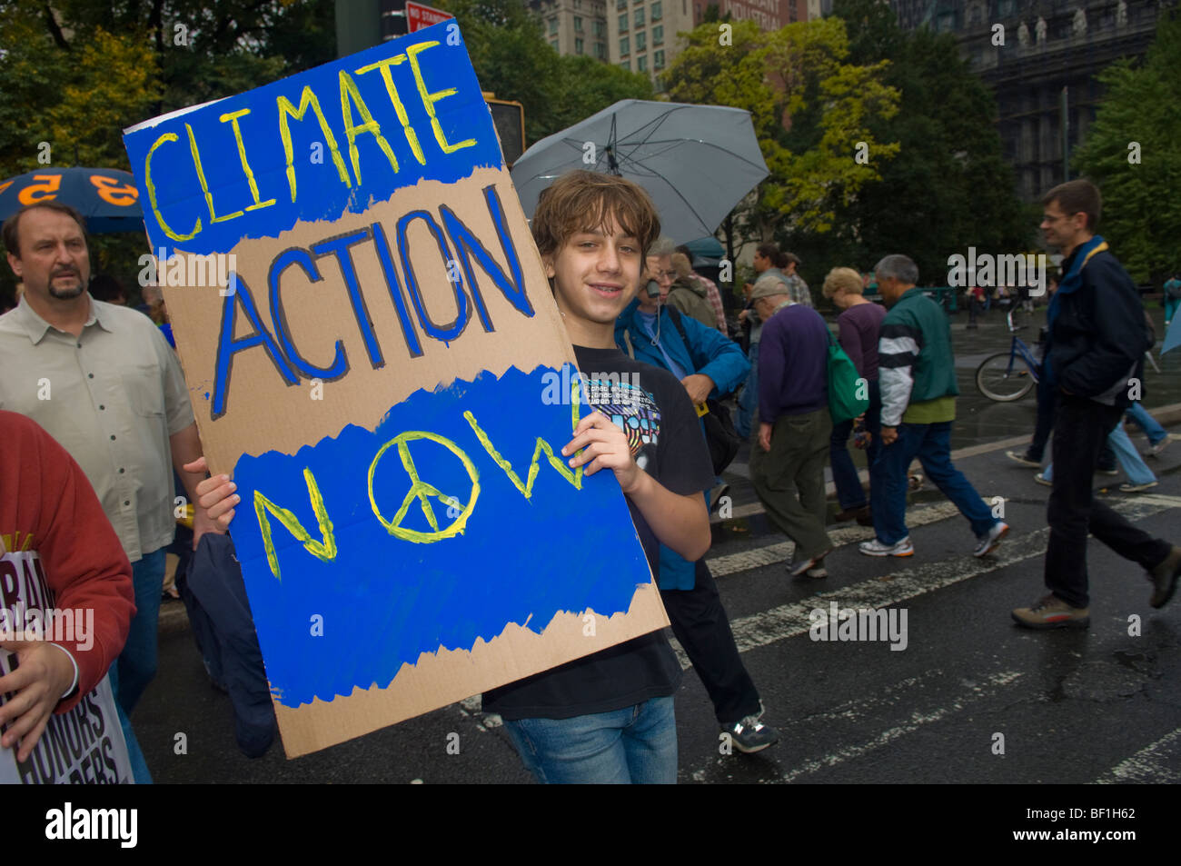 Hundreds of environmental activists prepare to march across the ...