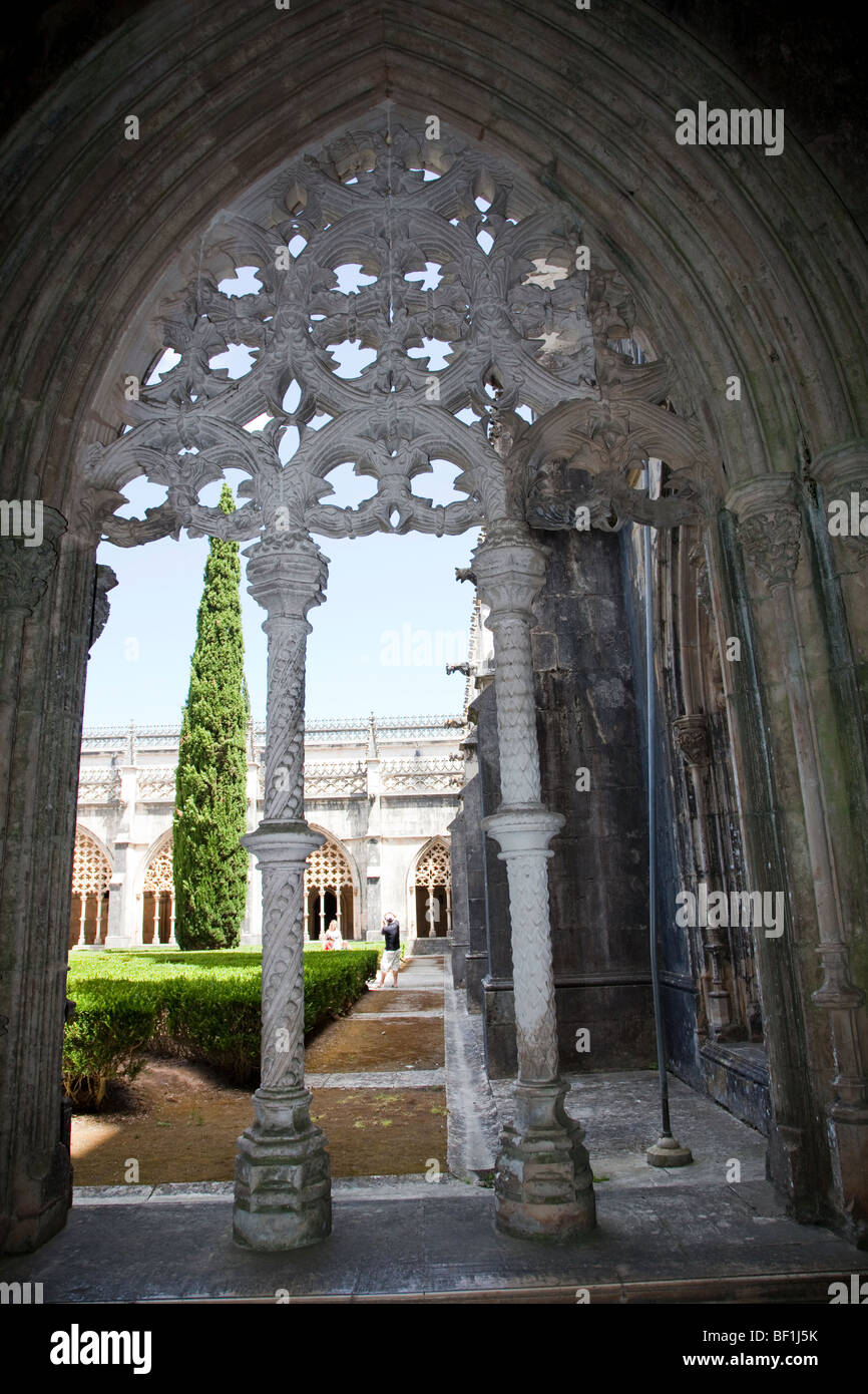Trefoil gothic window hi-res stock photography and images - Alamy