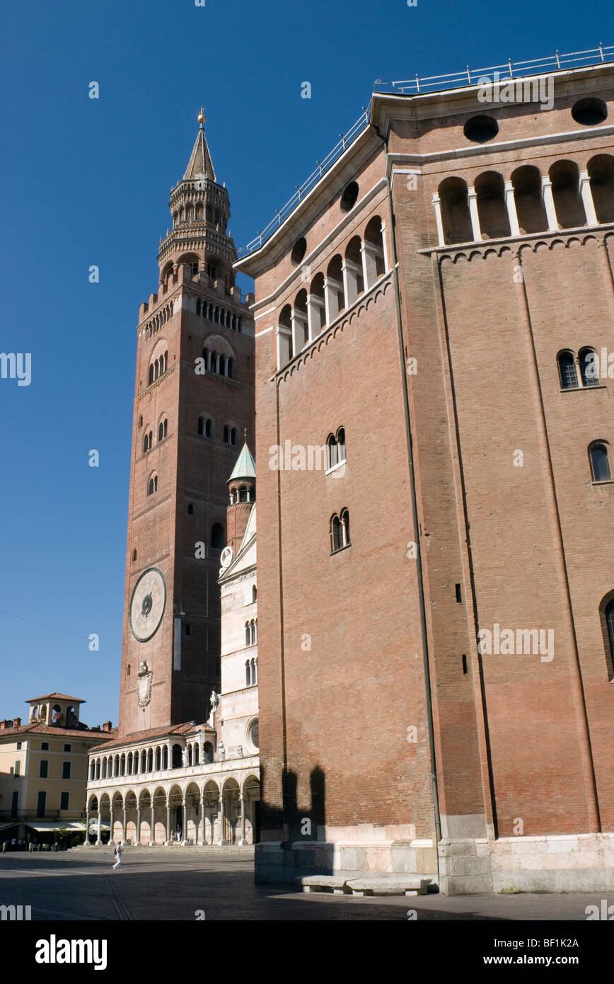Cremona piazza del del comune hi-res stock photography and images - Alamy