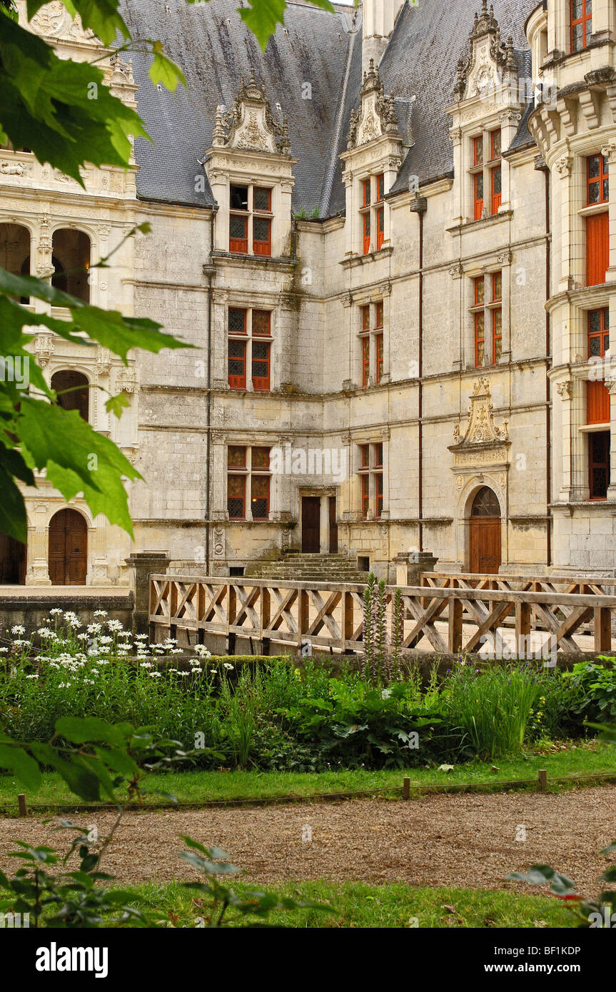 Azay- le- Rideau chateau. Castle of Azay-le-Rideau,built in Renaissance ...