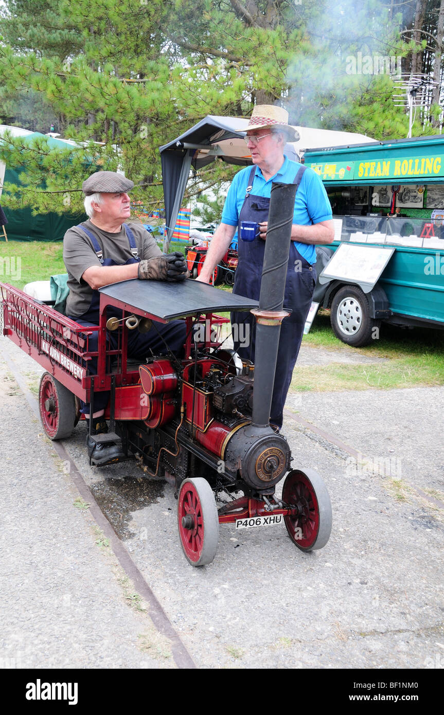 Small traction engine hi-res stock photography and images - Alamy
