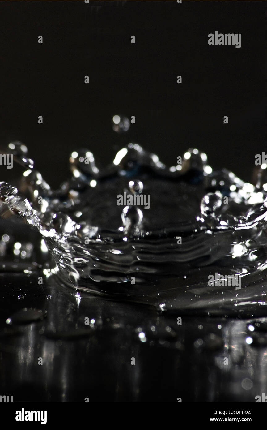 Dynamic liquid water splash hi-res stock photography and images - Alamy