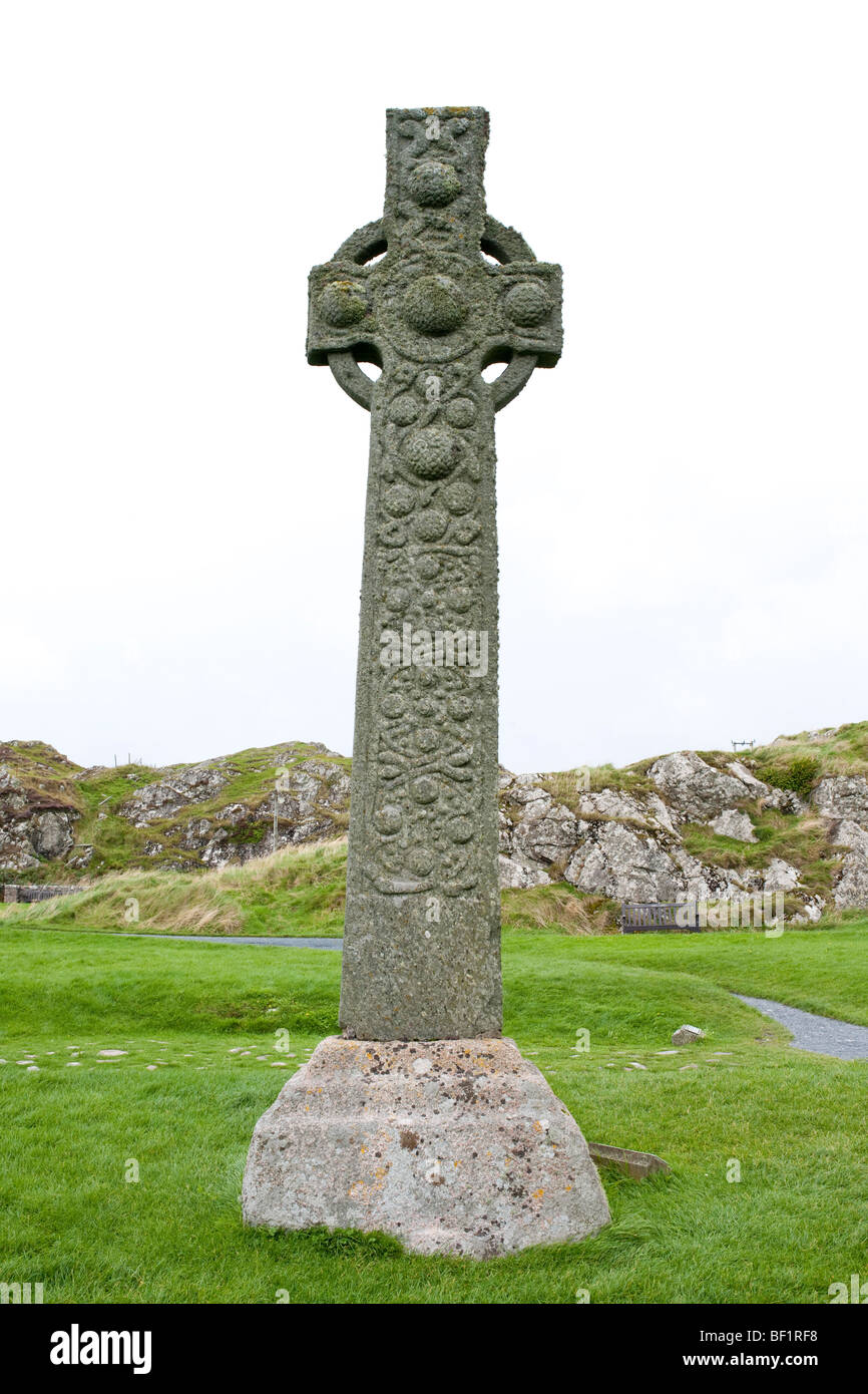 Celtic cross on the Isle of Iona, Scotland Stock Photo - Alamy