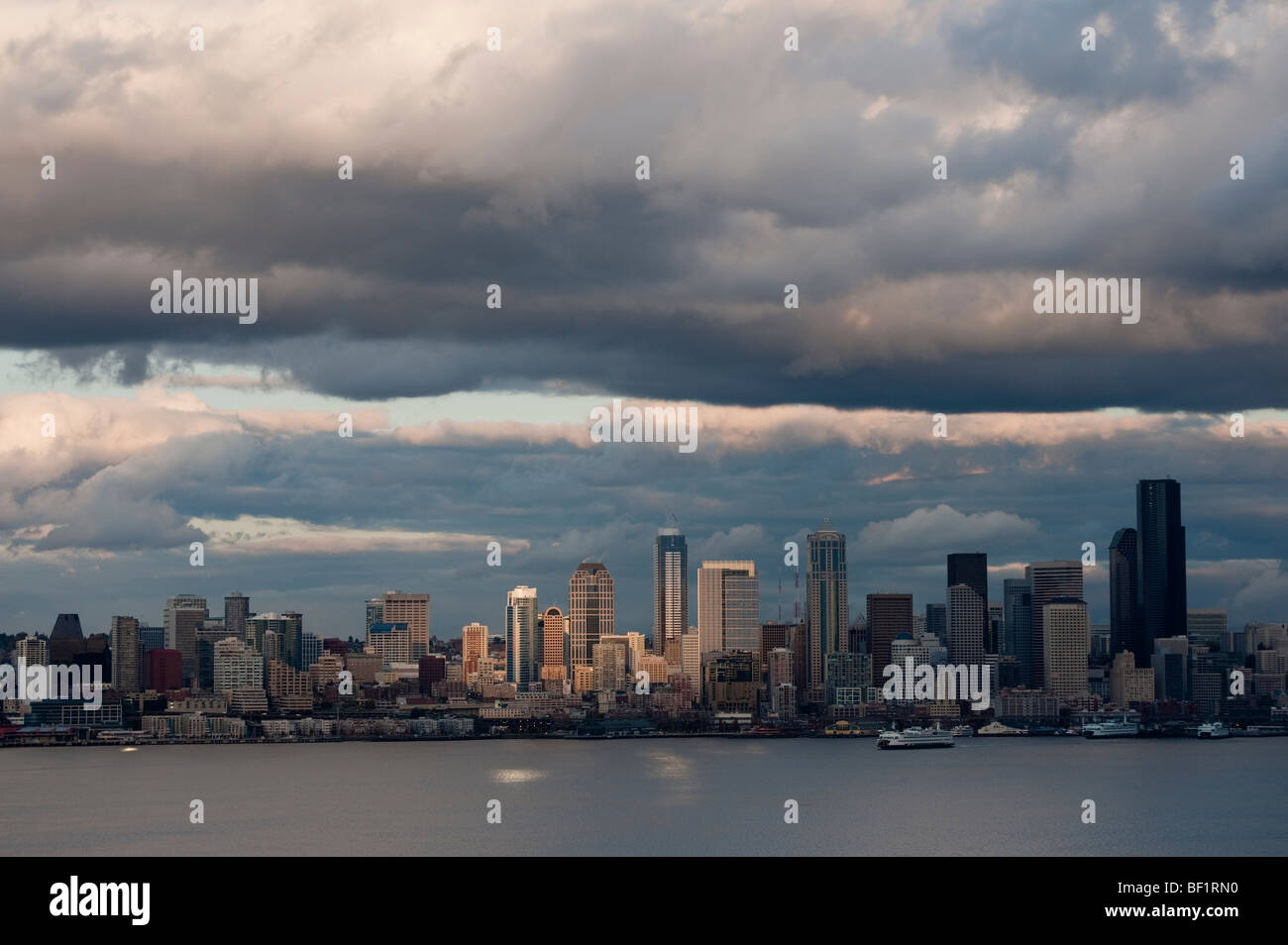 Seattle skyline ferry fast ferry hi-res stock photography and images ...