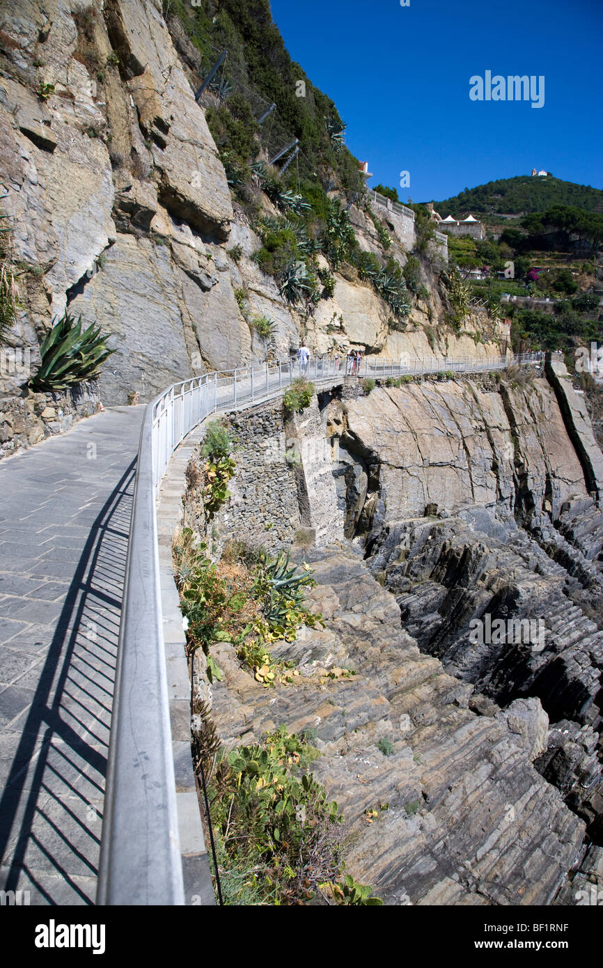 Cinque terre footpath hi-res stock photography and images - Alamy
