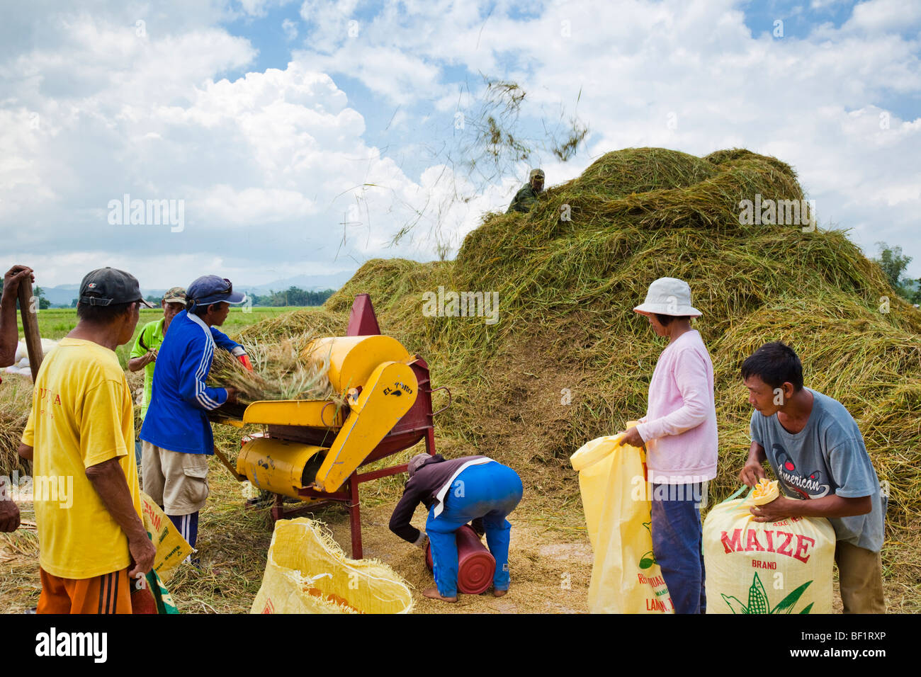Thresher machine hi-res stock photography and images - Alamy