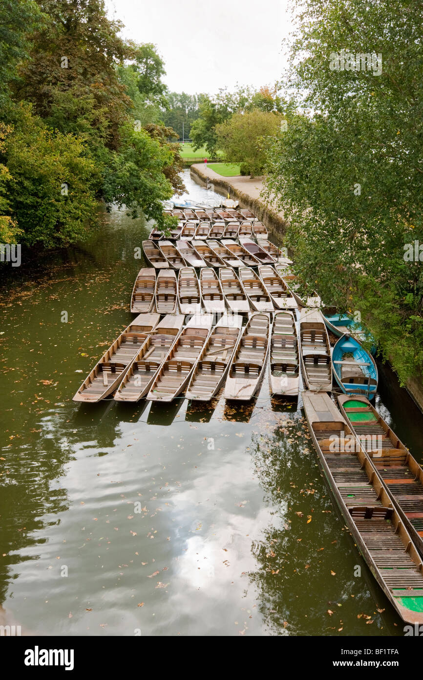 Oxford england river punt university hi-res stock photography and ...