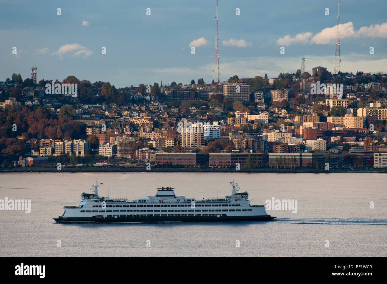 Seattle skyline ferry fast ferry hi-res stock photography and images ...