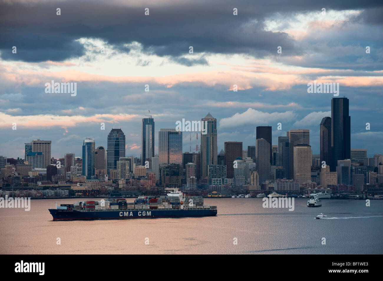 Seattle bay waterfront downtown town city hi-res stock photography and ...