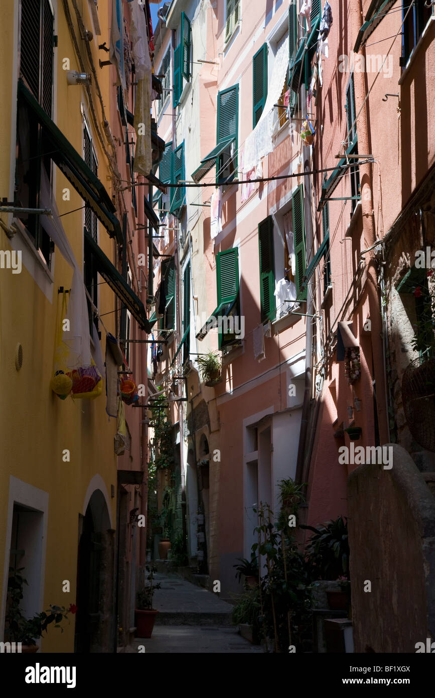 Back streets hi-res stock photography and images - Alamy