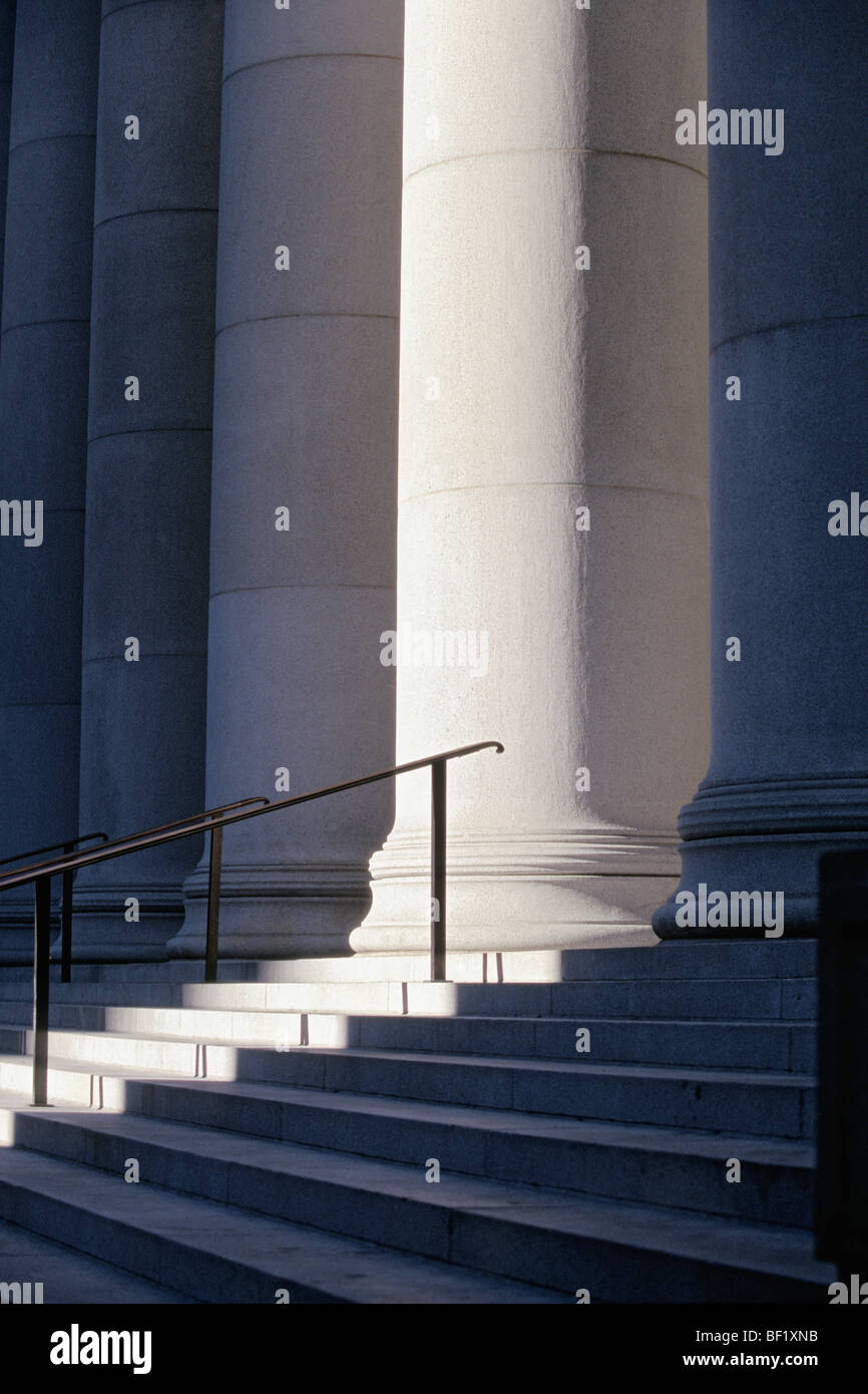 Courthouse law stairs entrance hi-res stock photography and images - Alamy