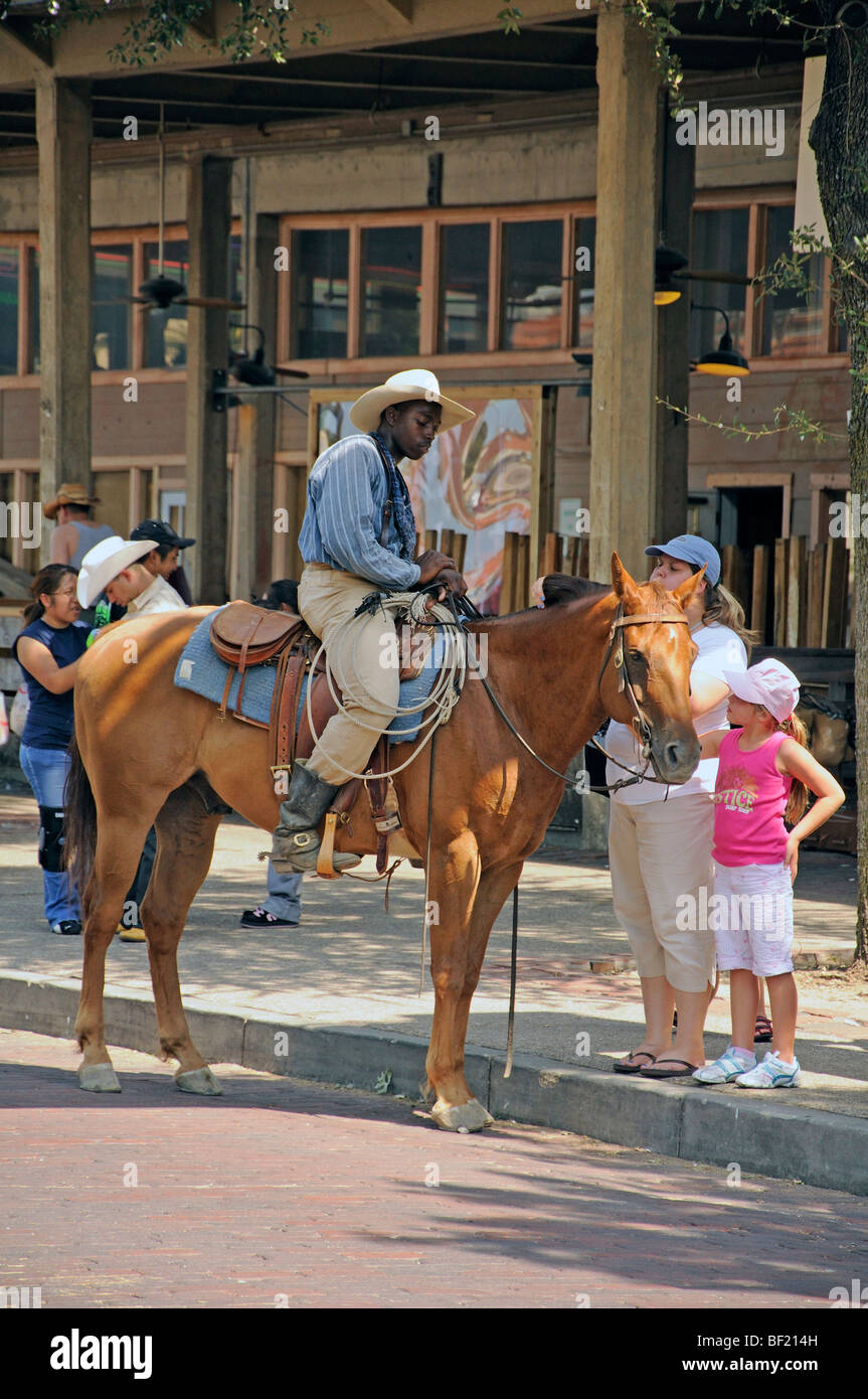 Black cowboy horse hi-res stock photography and images - Alamy
