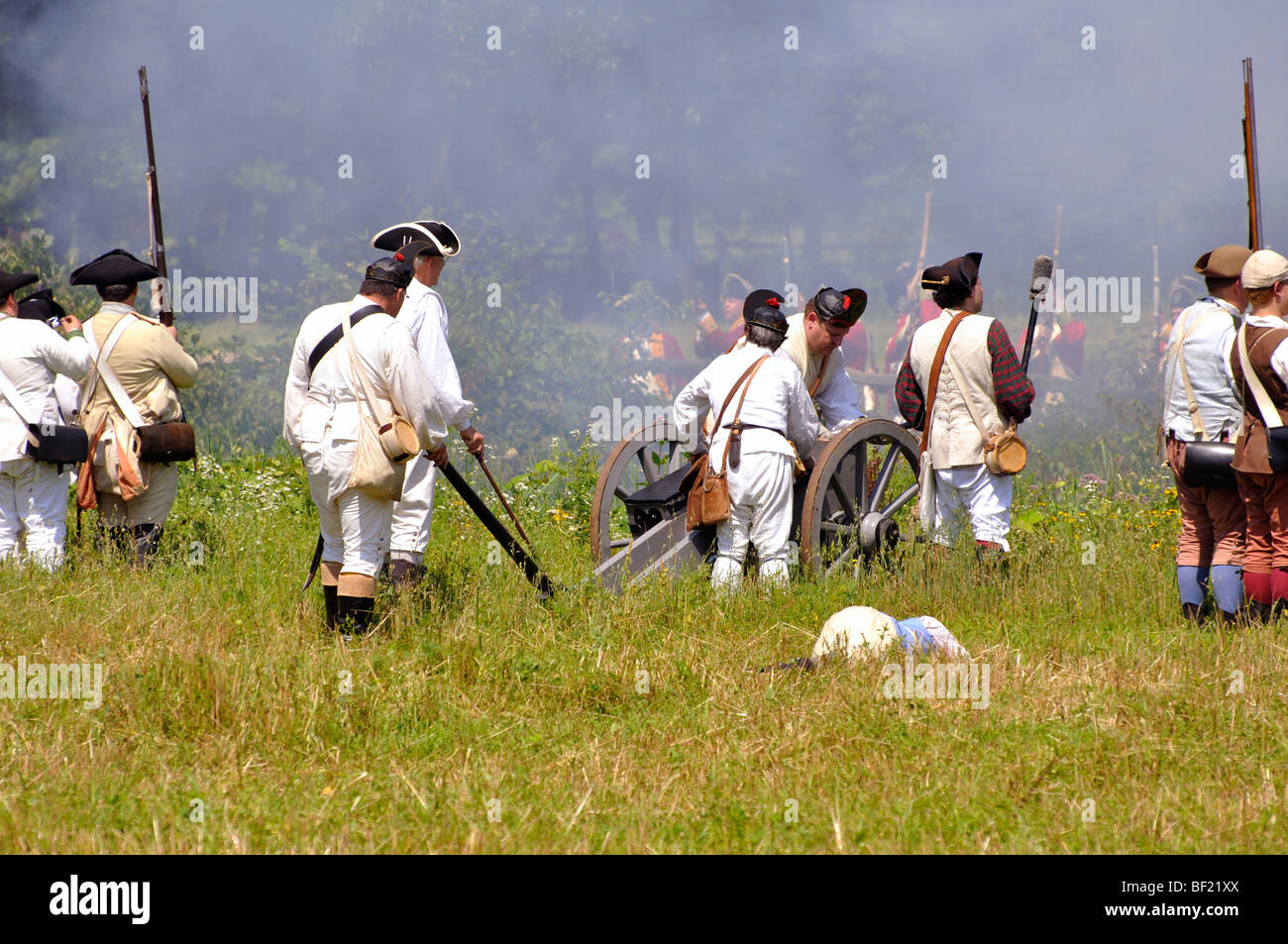 Battle patriots american revolutionary war reenactment american war of ...