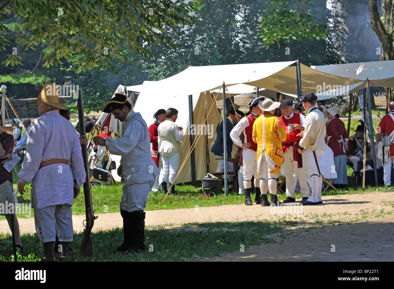 Life in military tent camp - costumed American Revolutionary War (1770 ...