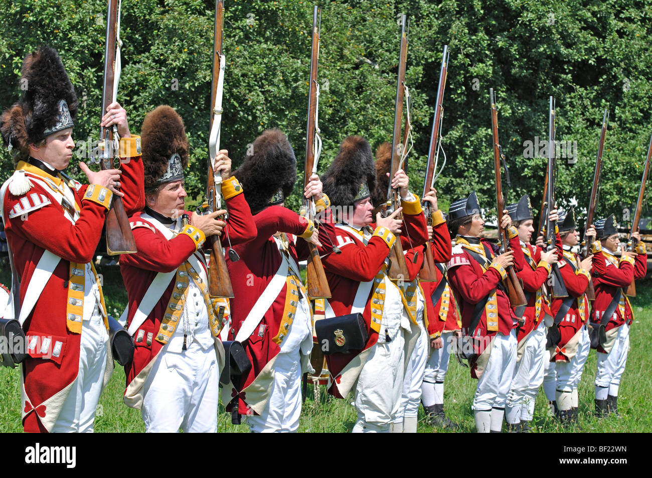 British Redcoats - costumed American Revolutionary War (1770's) era re ...