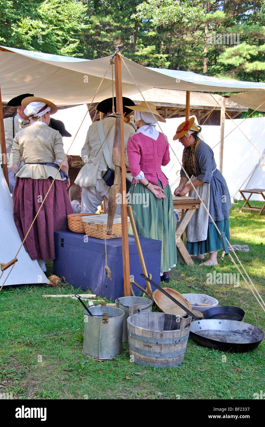 Life in military tent camp - costumed American Revolutionary War (1770 ...