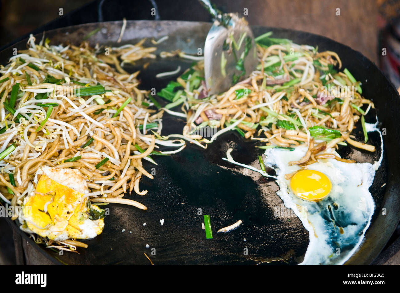 Street food in Phnom Penh, Cambodia Stock Photo - Alamy