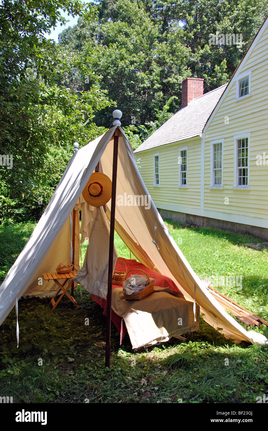 Historic re-enactment of American Revolutionary War era (1770's ...