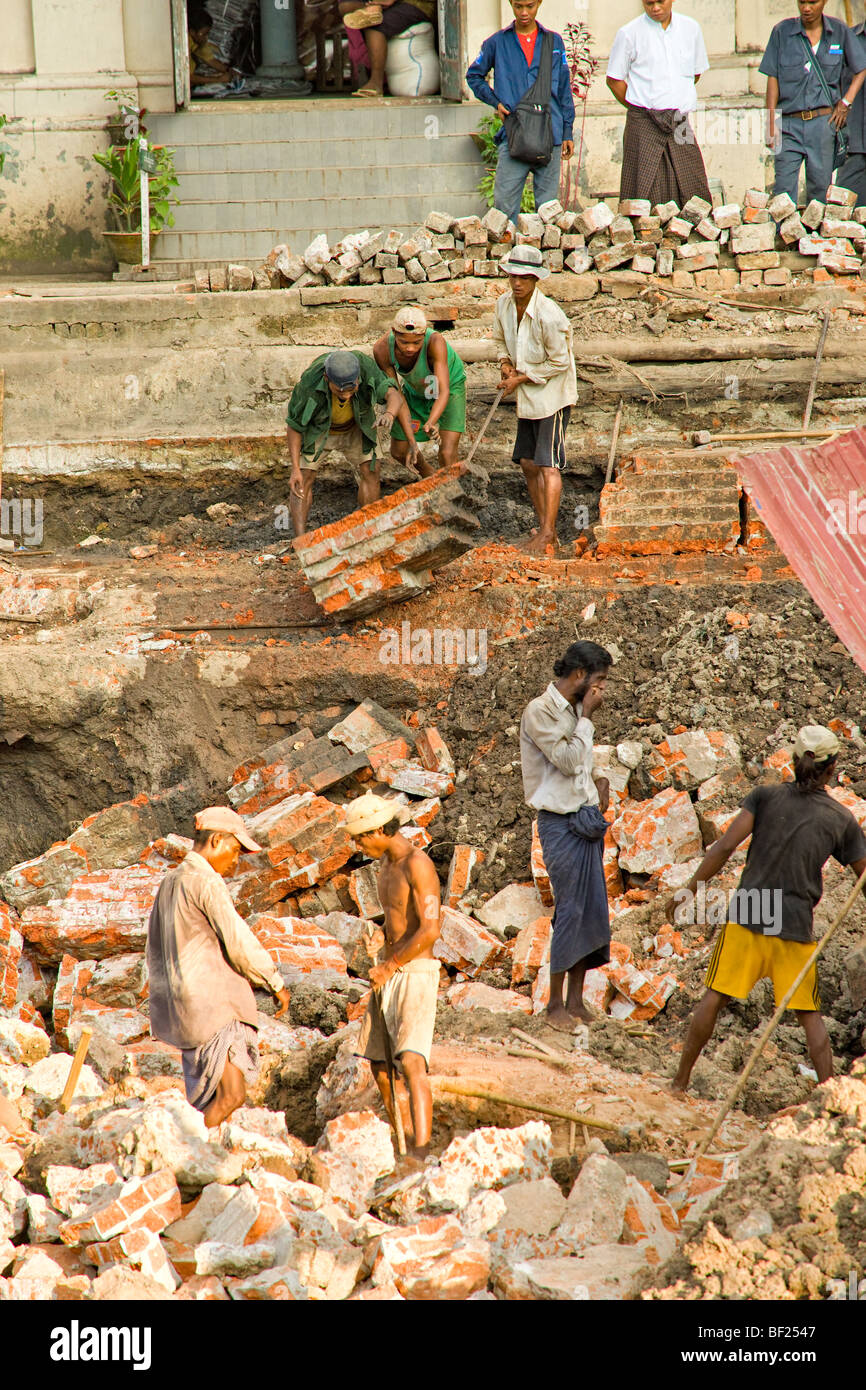 People working in Yangoon, Myanmar Stock Photo - Alamy