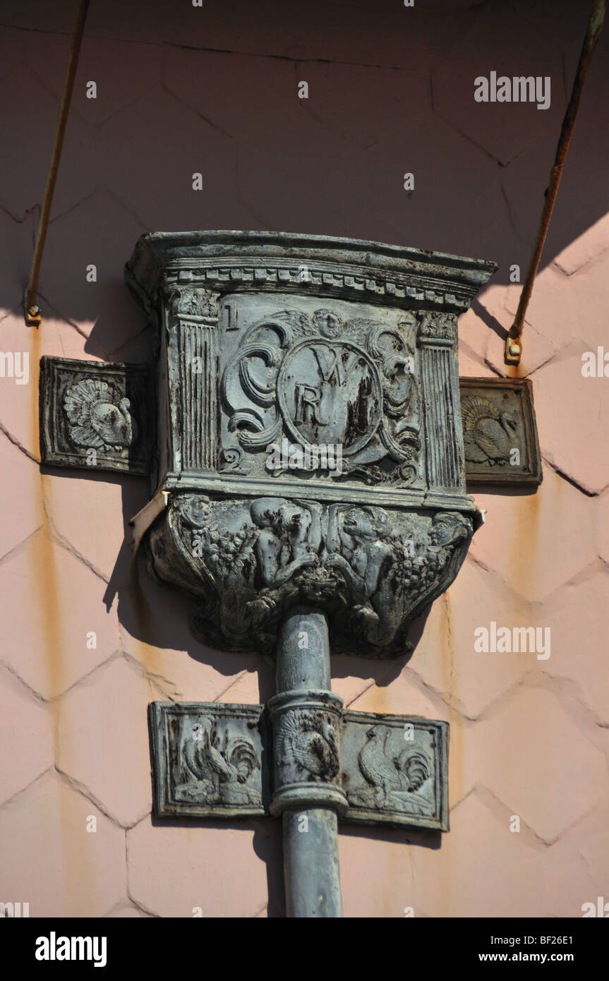 Cast iron drain pipe hi-res stock photography and images - Alamy