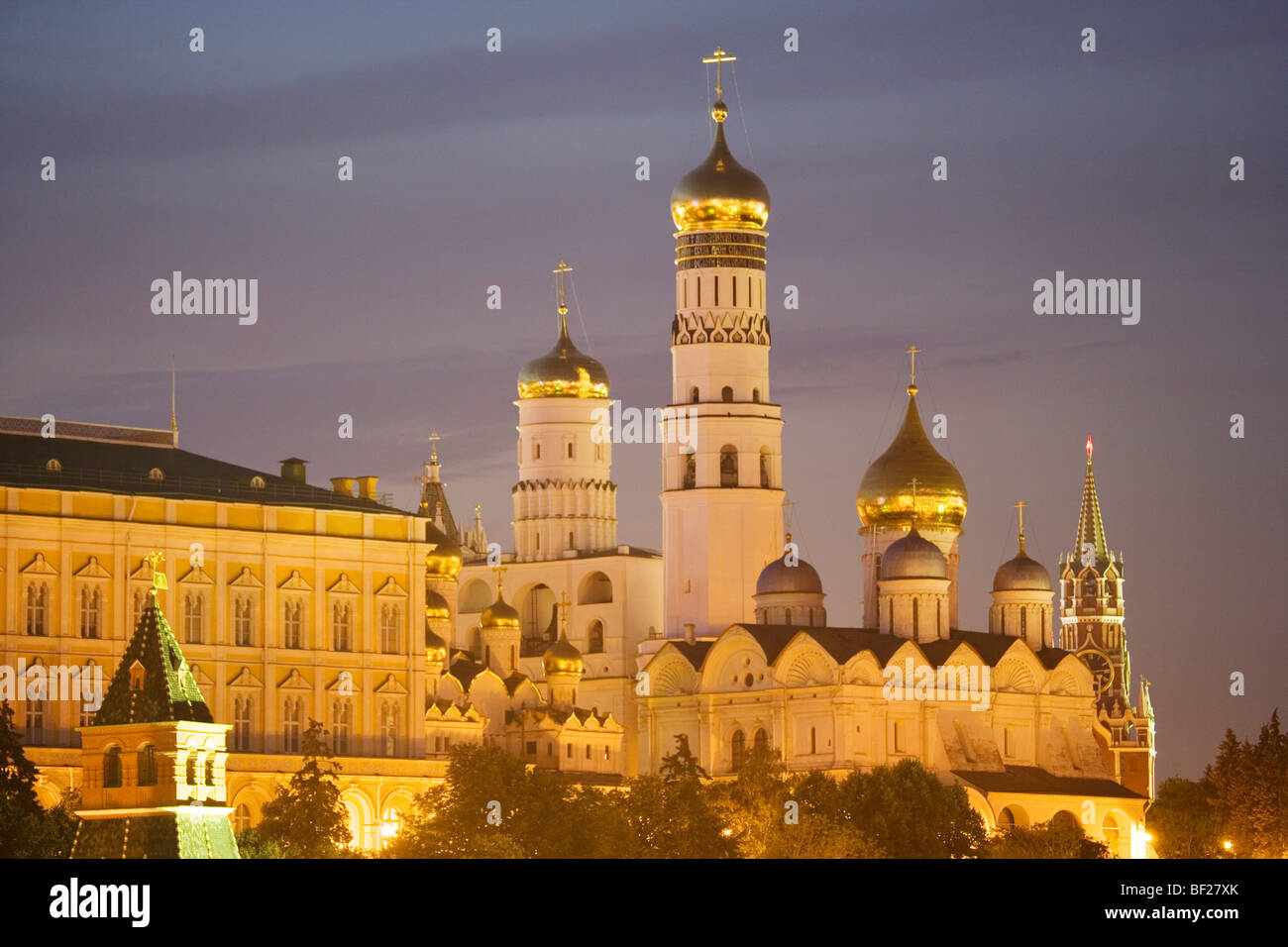 Kreml with its building (from left): Grand The Kremlin palace and its ...
