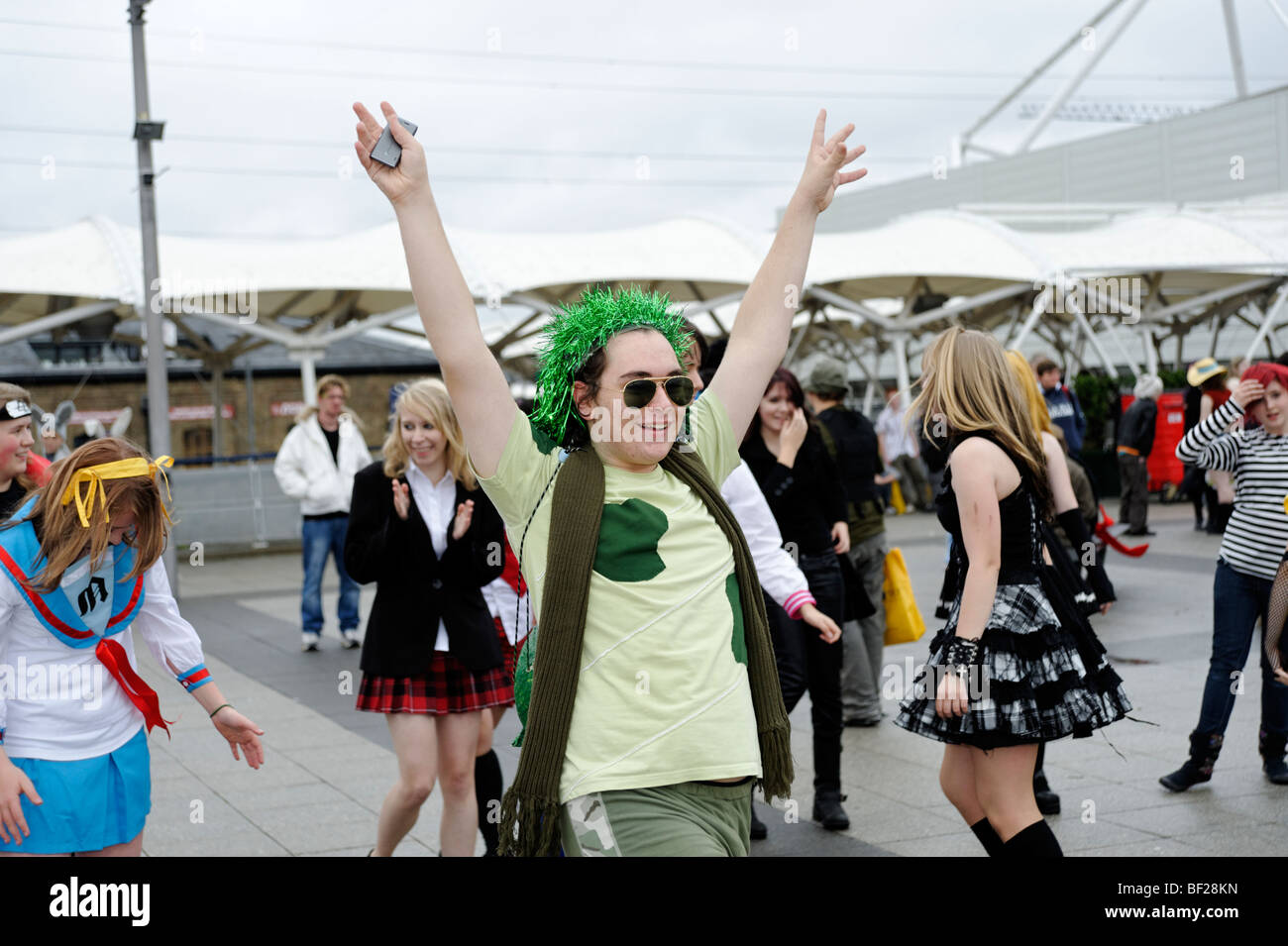 Fans dressed as their favorite costume characters from comic books ...