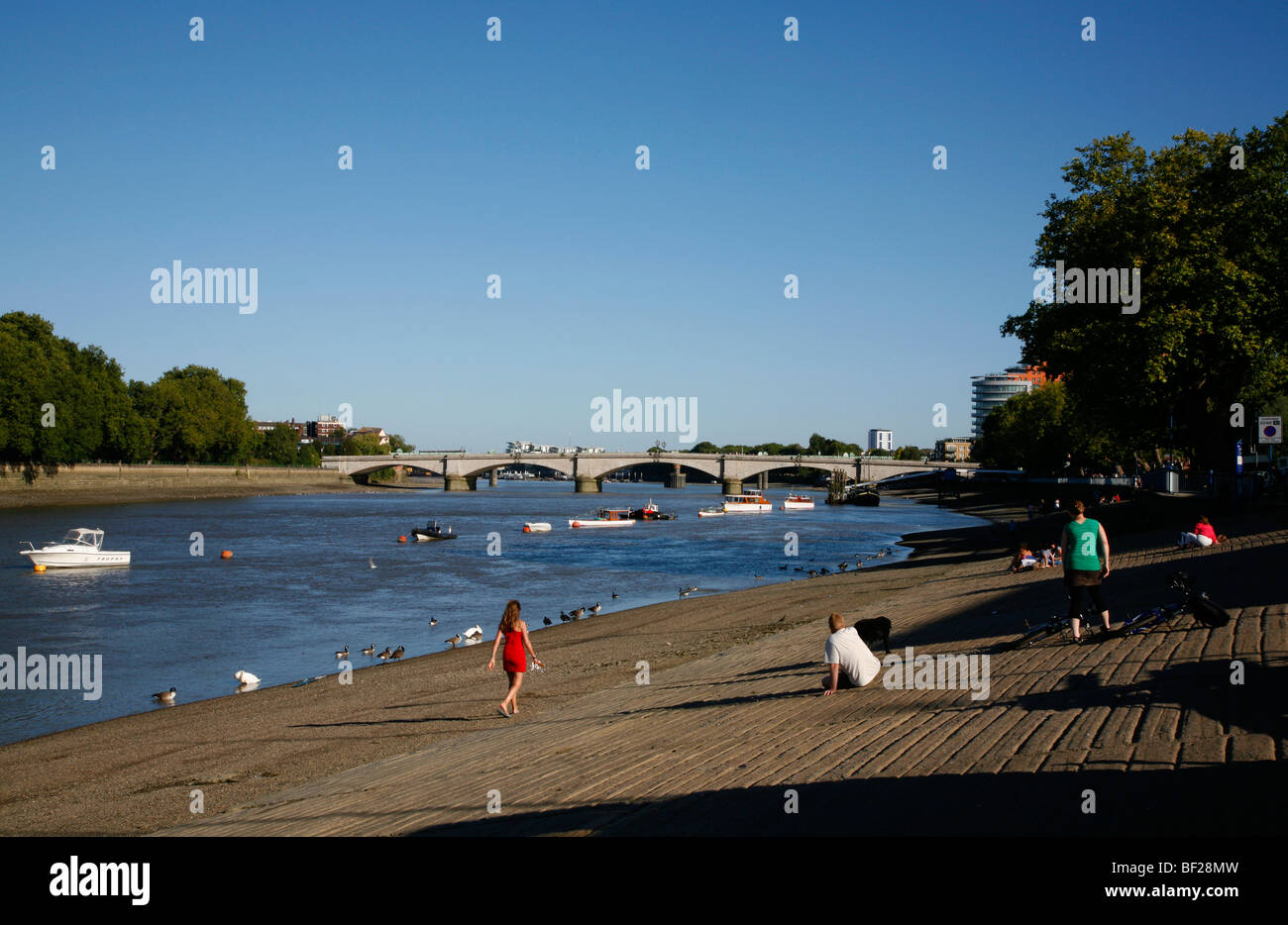 Putney embankment hi-res stock photography and images - Alamy