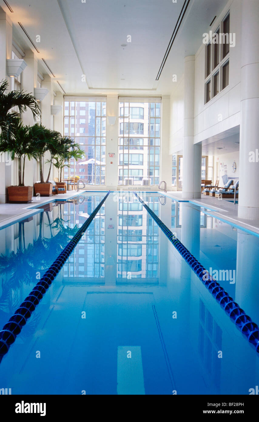 Pool and spa area of Hotel Peninsula, Chicago, Illinois, USA Stock ...
