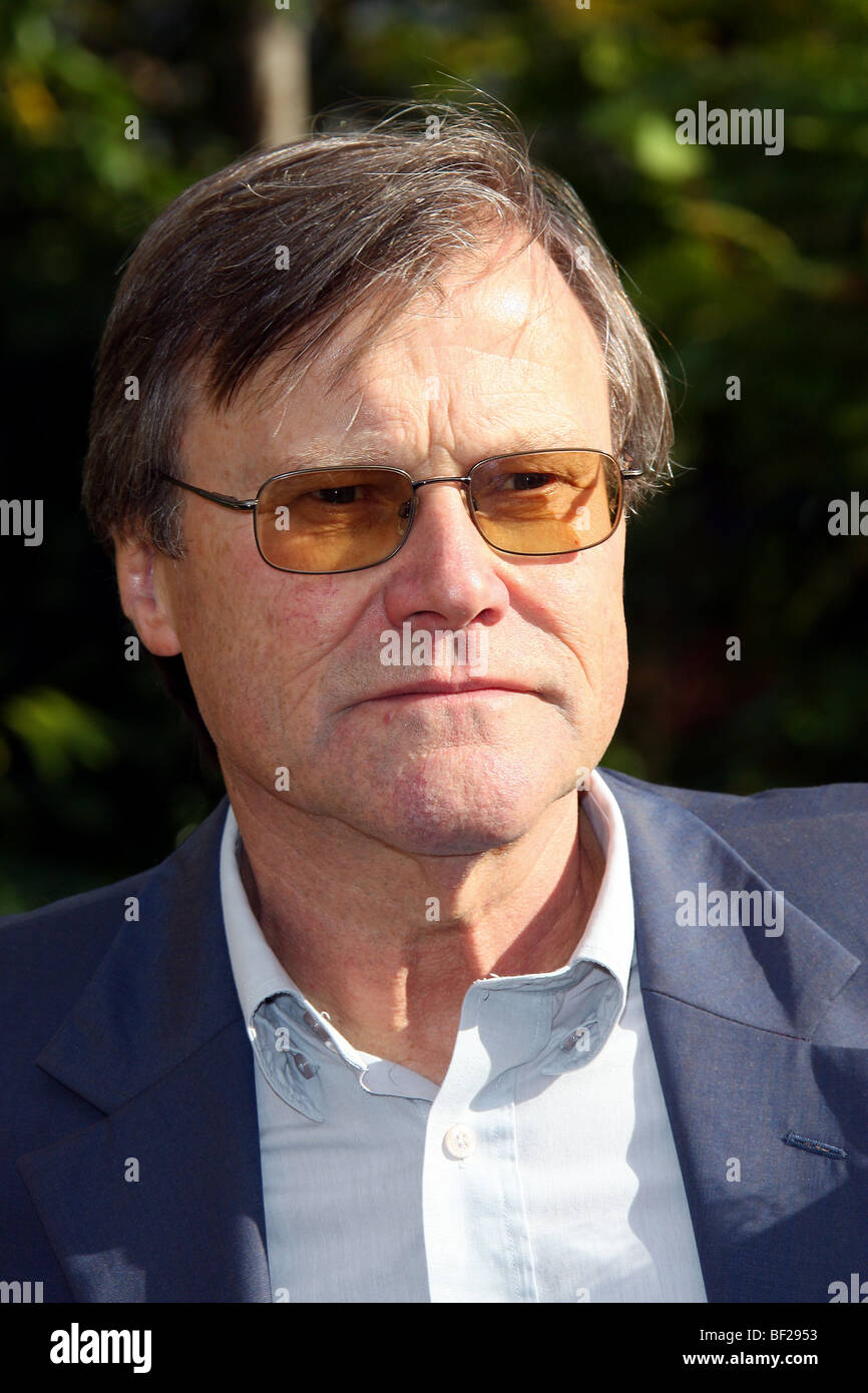 DAVID NEILSON CORONATION STREET ROMANIAN HOLIDAY PHOTOCALL GRANADA ...