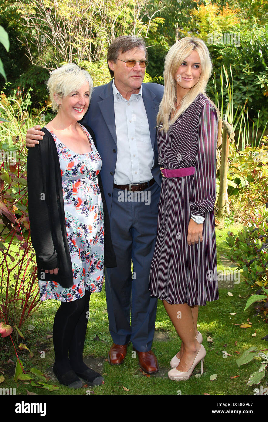 JULIE HESMONDHALGH DAVID NEILSON & KATHERINE KELLY CORONATION STREET ...