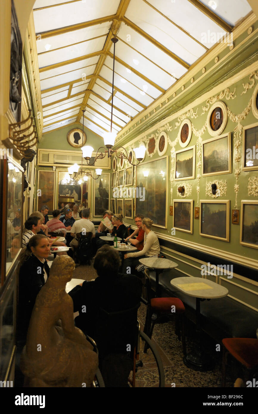 Cafe greco hi-res stock photography and images - Alamy