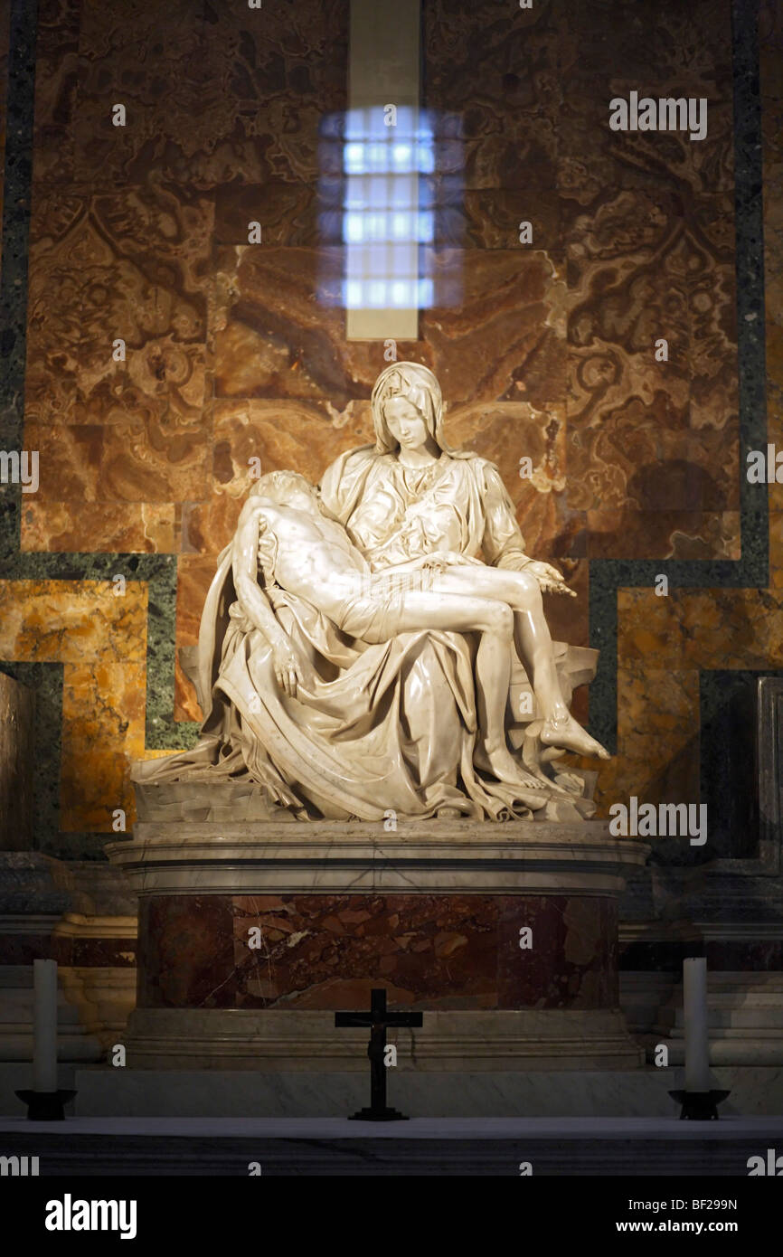 Pieta by Michelangelo, St. Peter's Basilica, Vatican City, Rome, Italy ...
