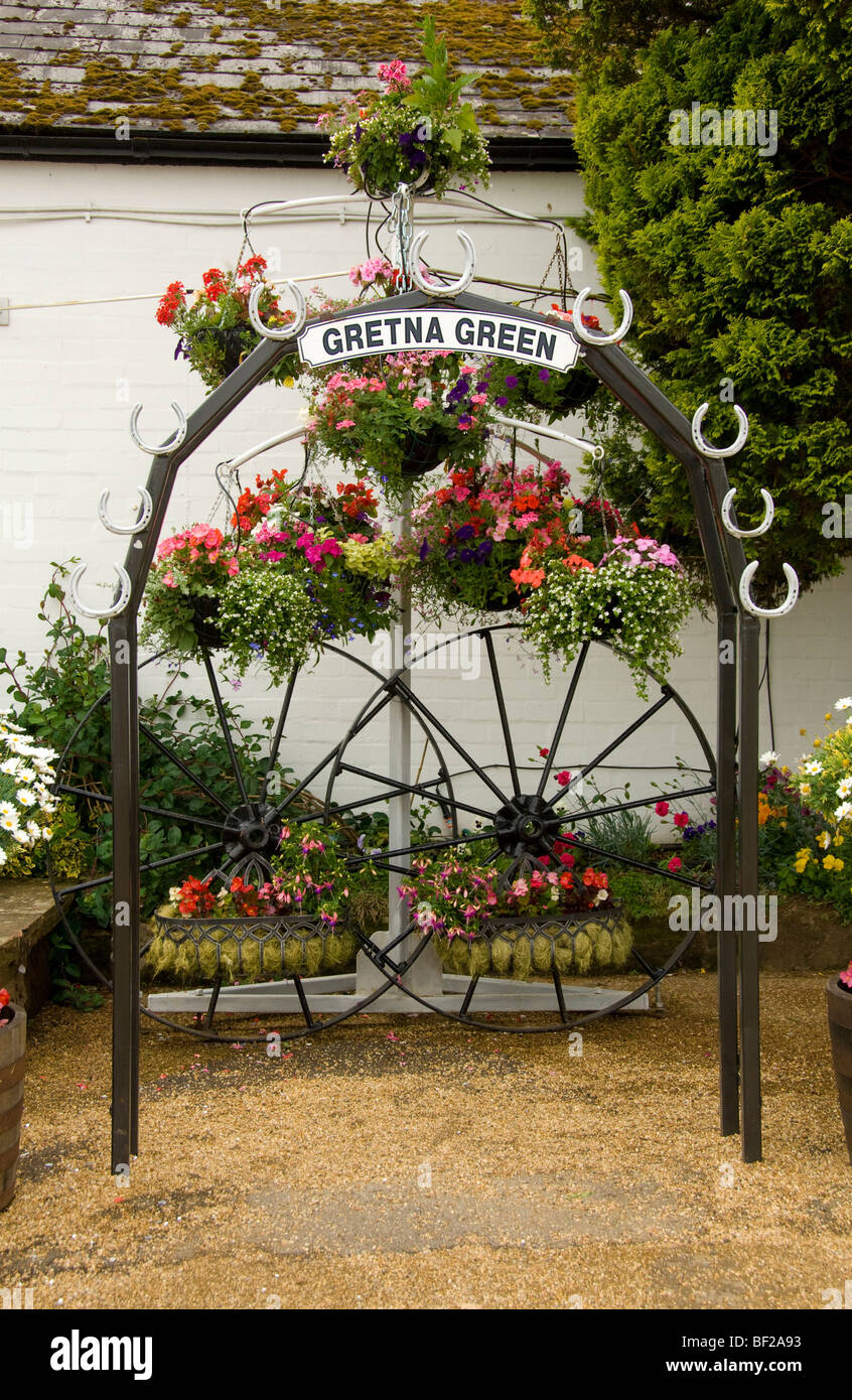 Gretna Green arch at the Old Blacksmith's shop, Gretna Green, Scotland ...