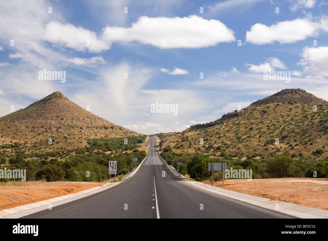 The N1 highway crossing Orange River near Colesberg, South Africa Stock ...